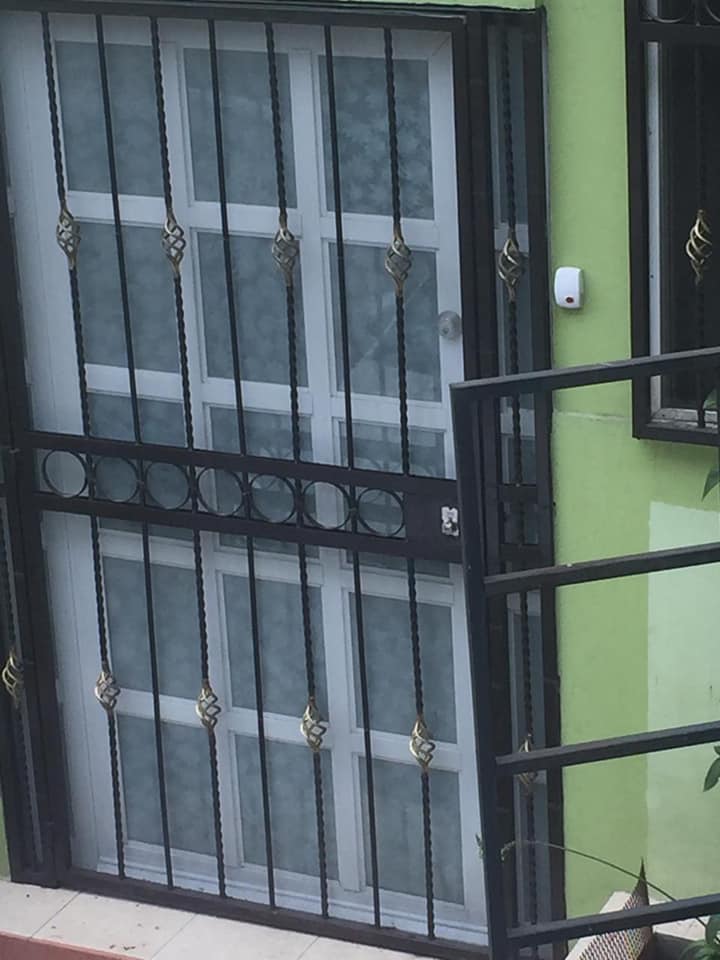 Barandal de acero para puerta Mexico : Taller de Aluminio Chavarria ...